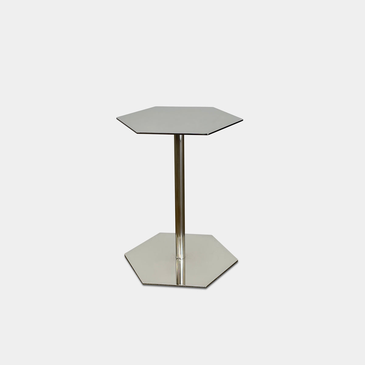 Minotti Brisley Side Table | Luxury Consignment – Modern Resale