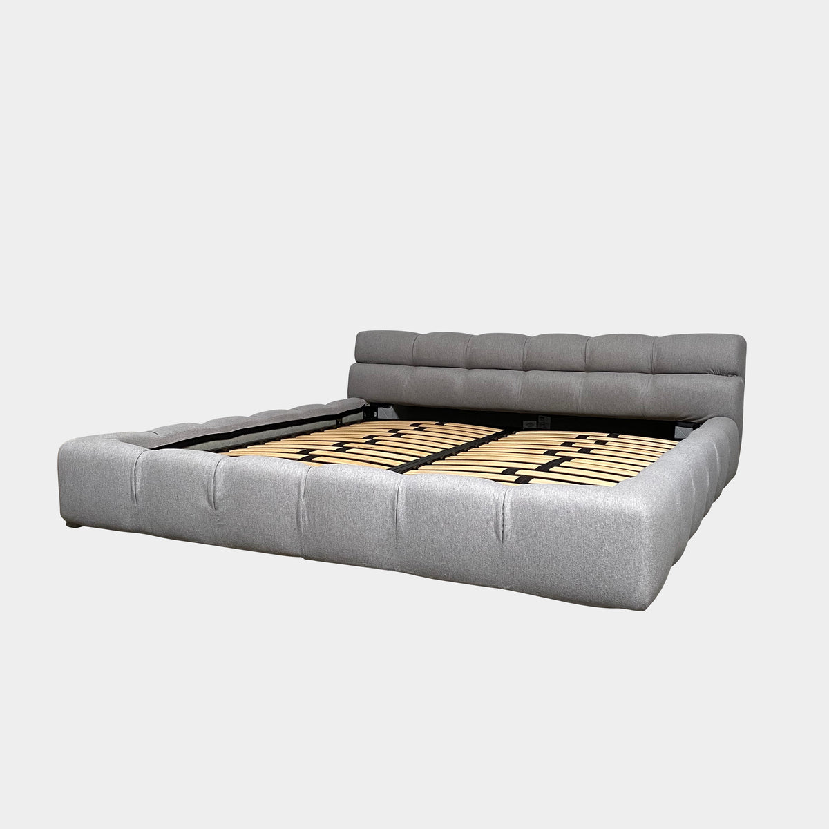 Tufty Time King Bed – Modern Resale